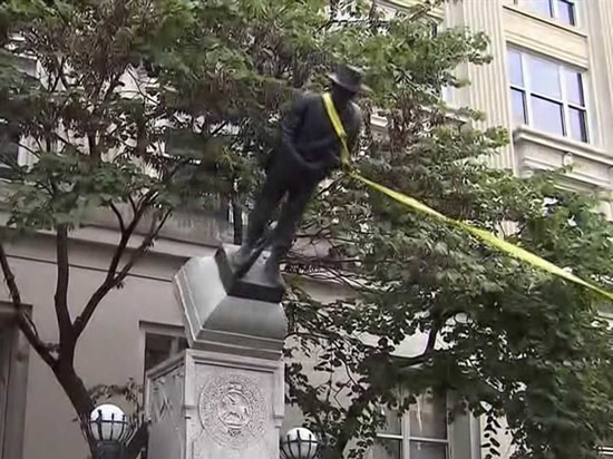 Editing the past: Why do we tear down statues? | PS News