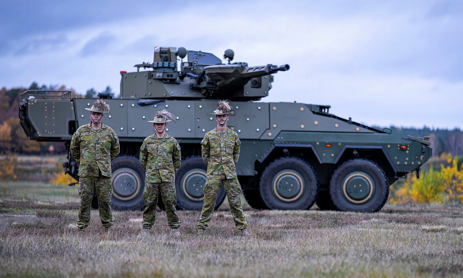 Contract signed to build Boxer armoured vehicles for Germany in Ipswich ...