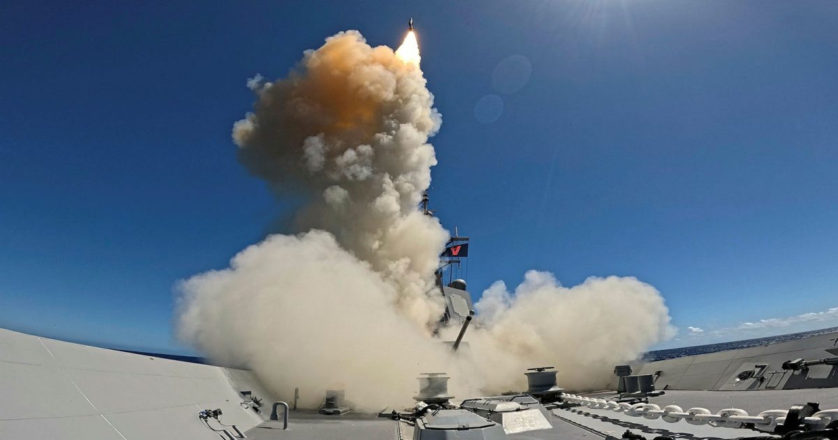 Royal Australian Navy fires first SM-6 long-range air defence missile ...